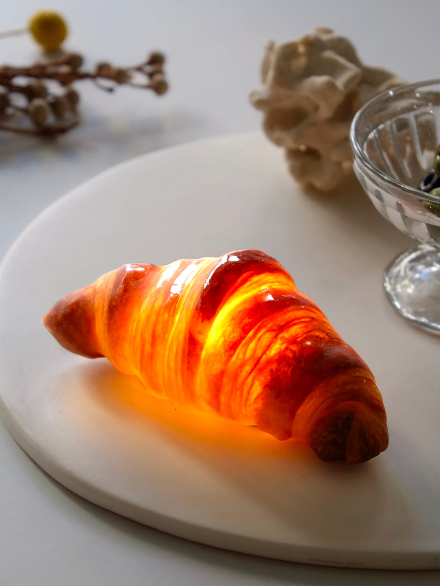 Croissant Lamp – Hands