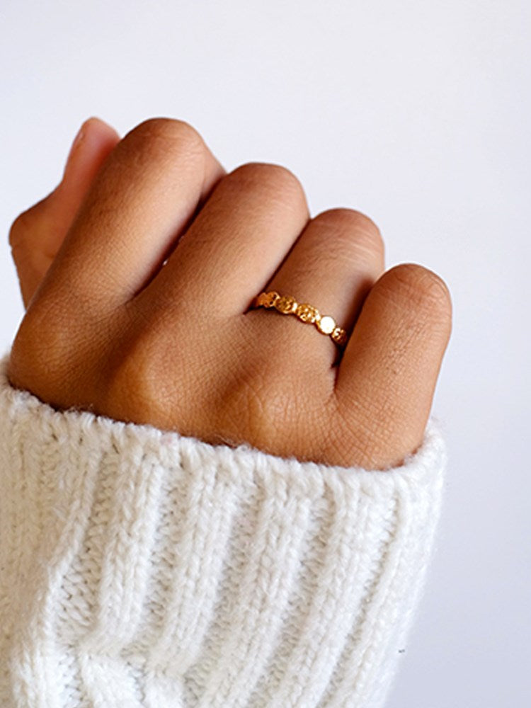 Pebble Ring - Gold – Hands